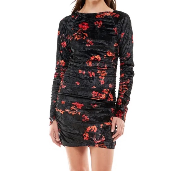 Wayf | Dresses | Wayf Dress Clique Ruched Long Sleeve Velvet Minidress ...